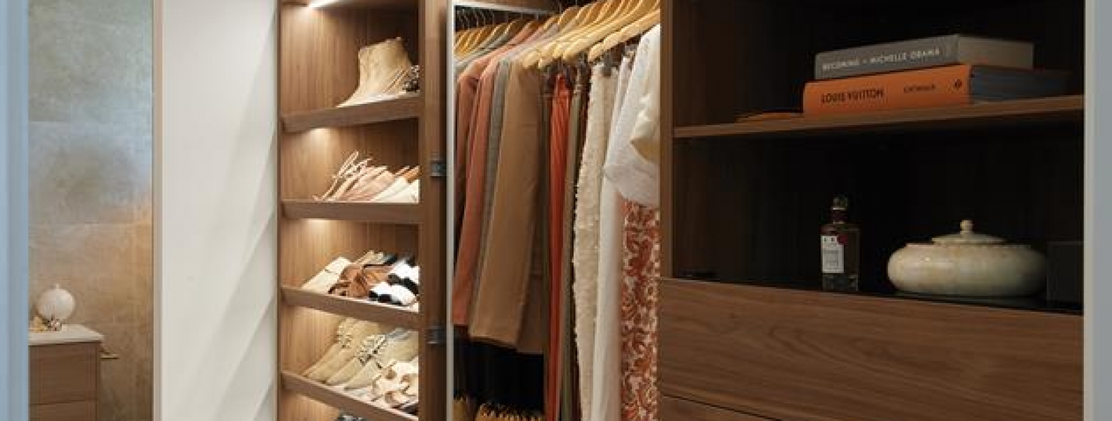 STYLISH WALK-IN WARDROBE DESIGN – Colour Consultants Brisbane